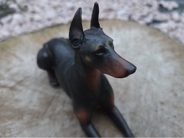 Doberman Figura Psa 18cmx11cm Kvalitetno Masivno