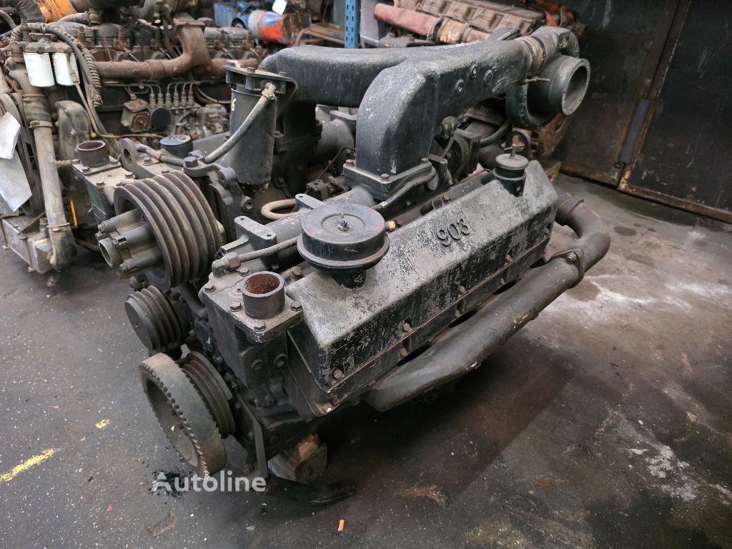 Cummins 903 motor