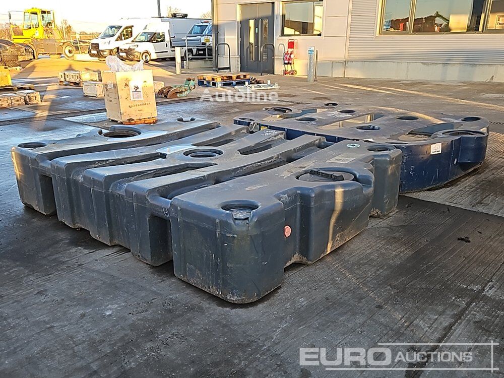 Prodaje se Plastic Effluent Tank (2 of) rezervoar za vodu na aukciji