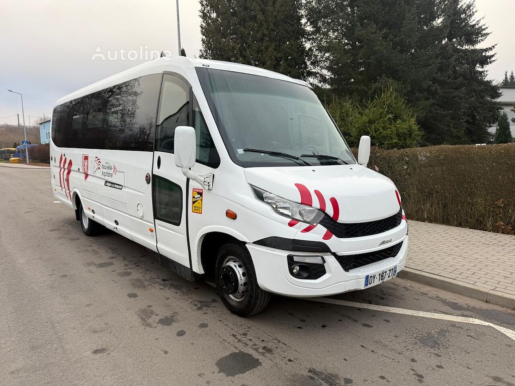 IVECO Ferqui Sunrise 70C170 turistički autobus
