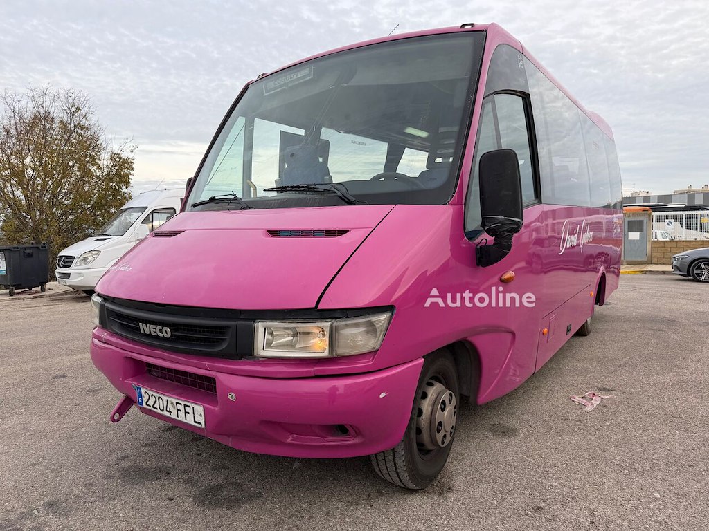 IVECO Daily 29 prigradski autobus