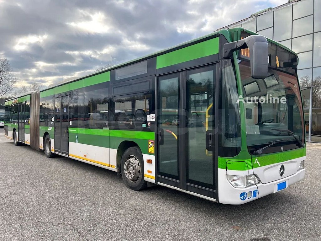 Prodaje se Mercedes-Benz O 530 zglobni autobus na aukciji