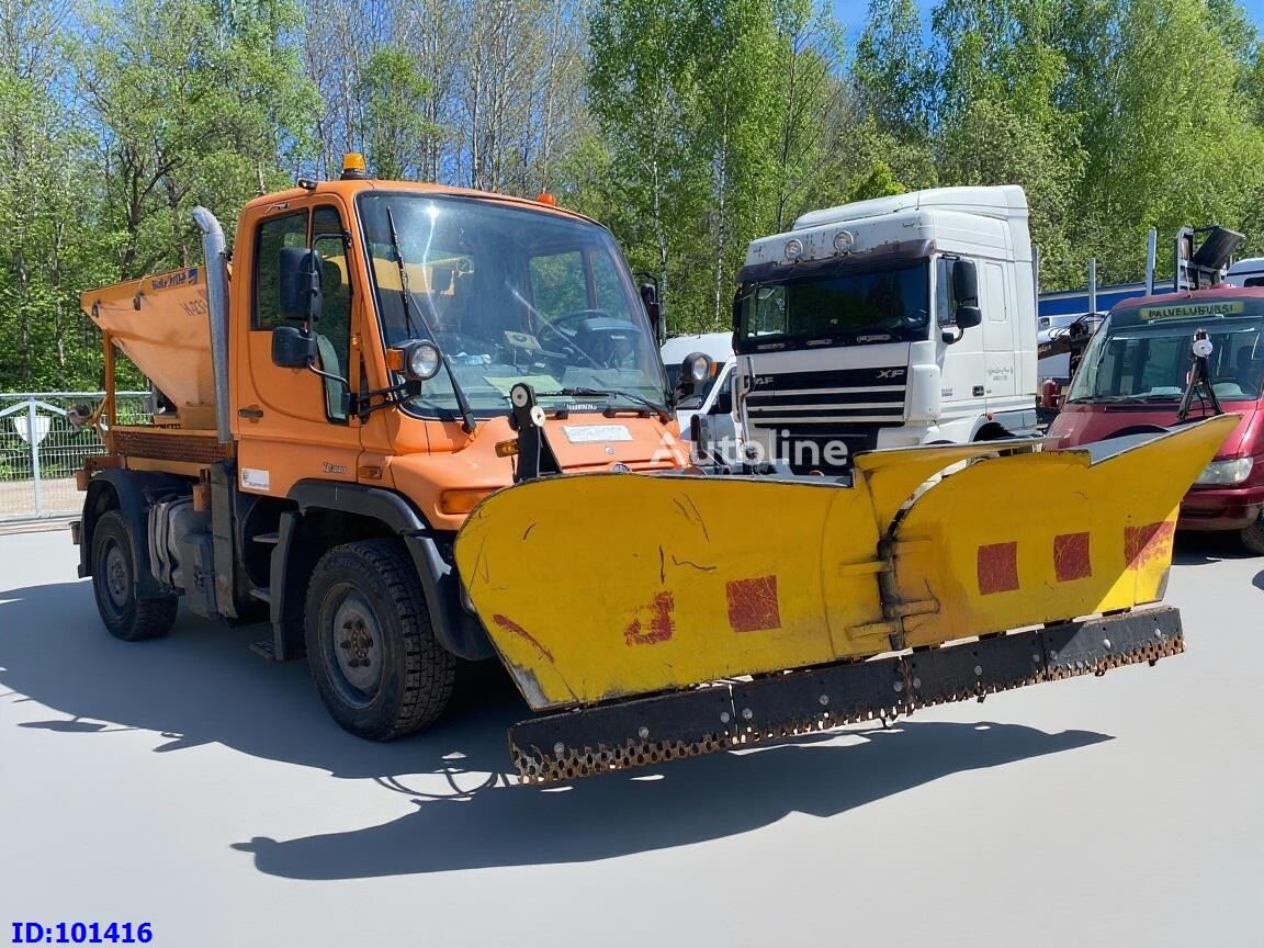 Mercedes-Benz Unimog U300 univerzalna komunalna mašina