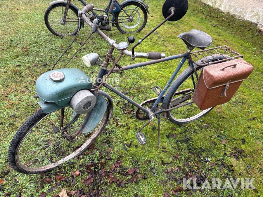 Prodaje se Cykel med påhängsmotor Flink med motordrift fram skuter na aukciji