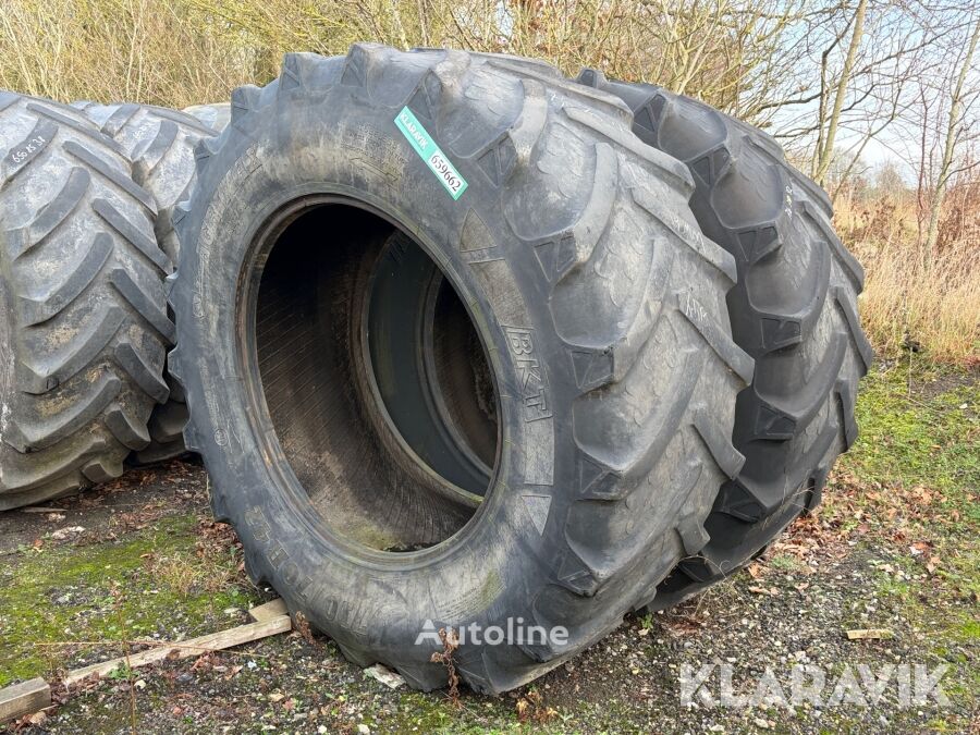 Prodaje se BKT 710/70R42 točak na aukciji