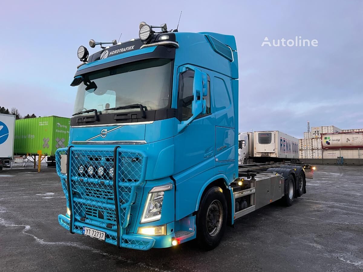 Prodaje se Volvo FH 6X2 kamion šasija na aukciji
