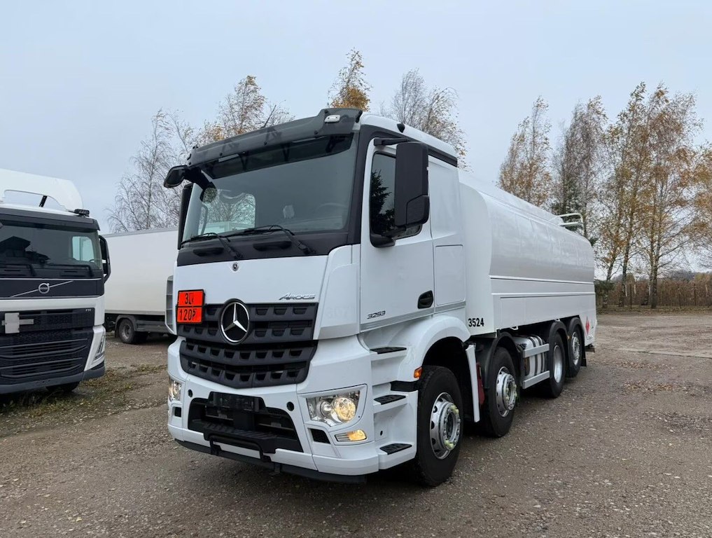 Mercedes-Benz Arocs 3253 8x2 ADR Fuel Tanker 21400 l autocisterna za gorivo