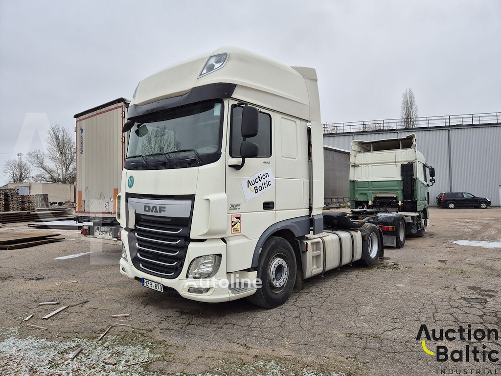 Prodaje se DAF XF 460 FT tegljač na aukciji
