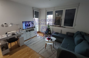 Prodajem Stan-Apartman, Bulevar Patrijarha Pavla