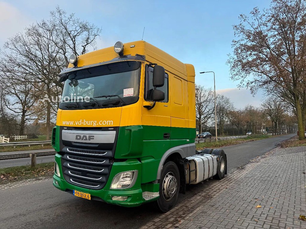 DAF XF 440 Spacecab tegljač