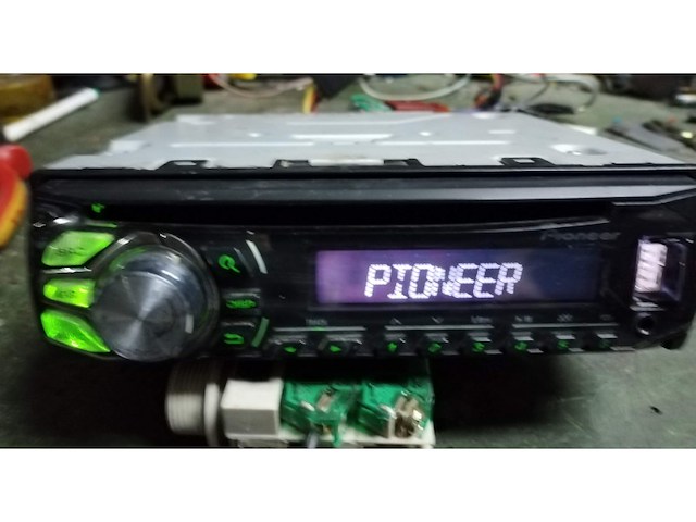 Autoradio (79) Pioneer DEH-1600UBG