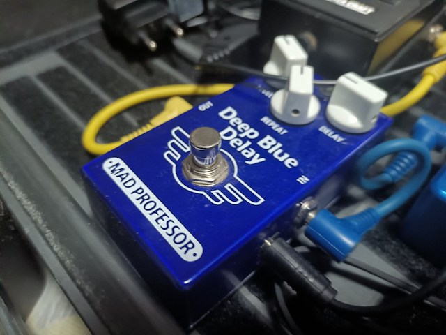 Mad Professor Deep Blue Delay