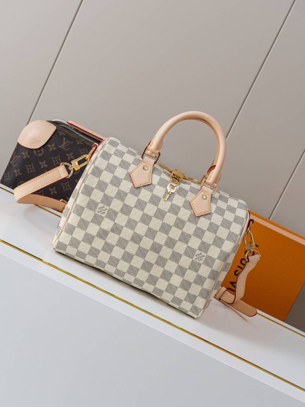 Torba za rame, Louis Vuitton, Materijal: Platno