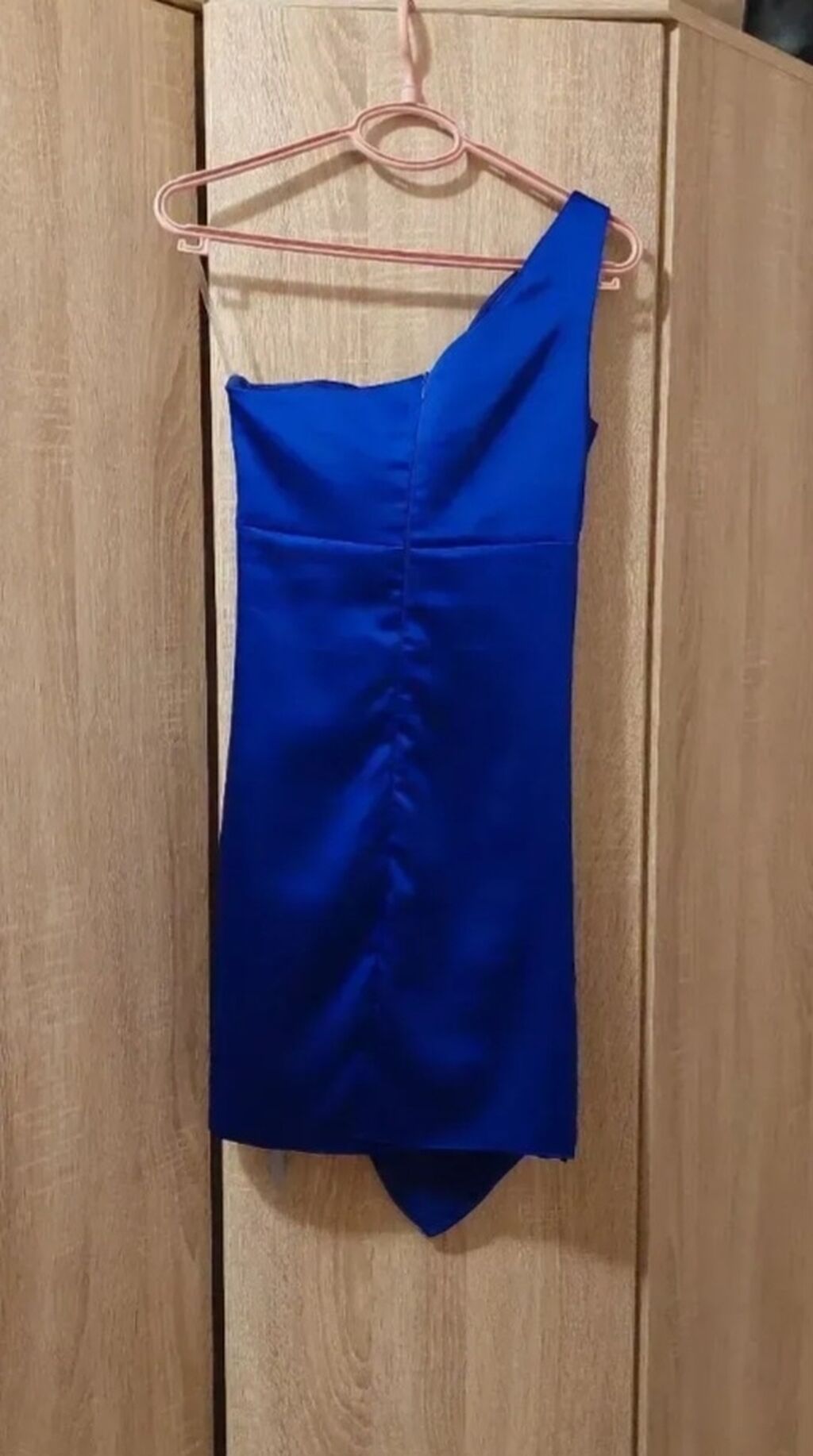 Elegantna haljina u plavoj boji. Velicina S, EU (36). Obucena samo