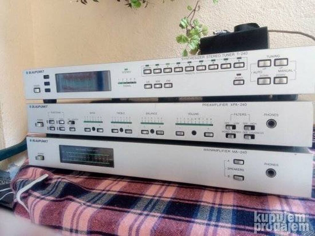 Blaupunkt snagaš, preamp i tjuner s početka '80ih, masivne, kvalitetne