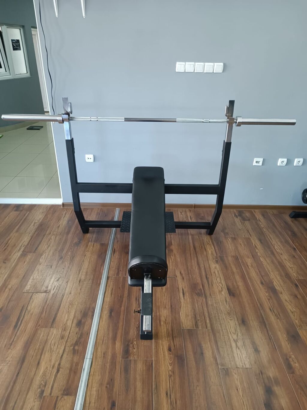 Klupe za bench/incline bench sa stalkom za šipku - Profesionalna