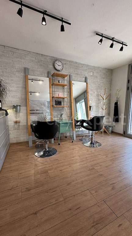Lokal za izdavanje BEZ PROVIZIJE: Dvosoban, 40m², Cetinjska, Stari grad - 1100€