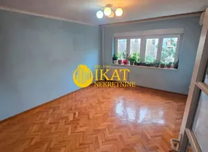 Prodaja Stan - Beograd, Novi Beograd: Paviljoni - Pariske komune - Ikarus