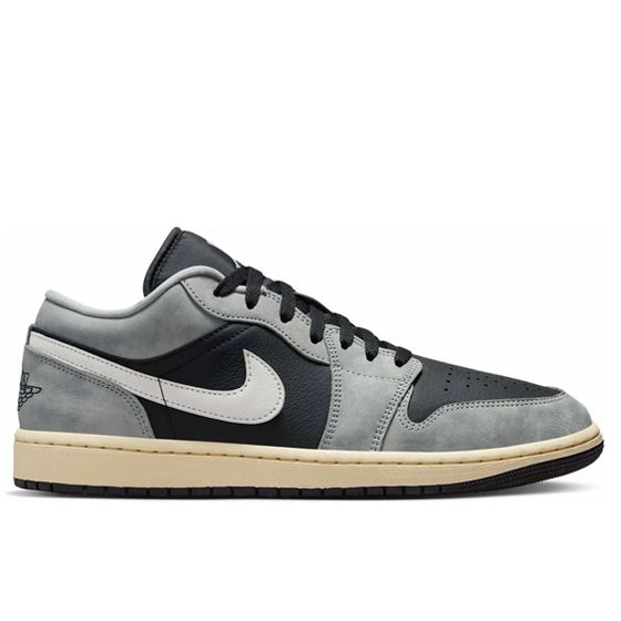 AIR JORDAN 1 LOW SE 'LIGHT SMOKE GREY'