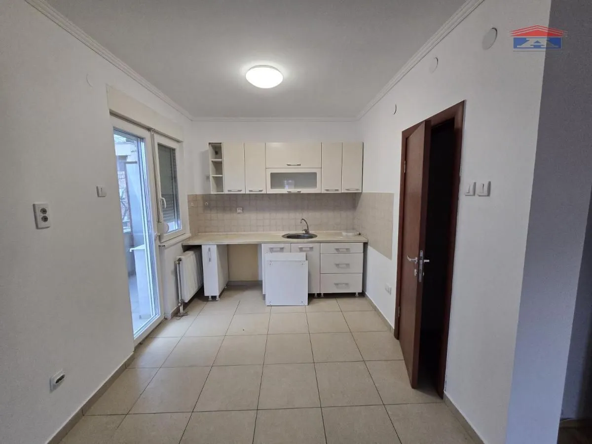 Izdavanje, trosoban stan, 85m², Grbavica, Novi Sad Sve Podlokacije