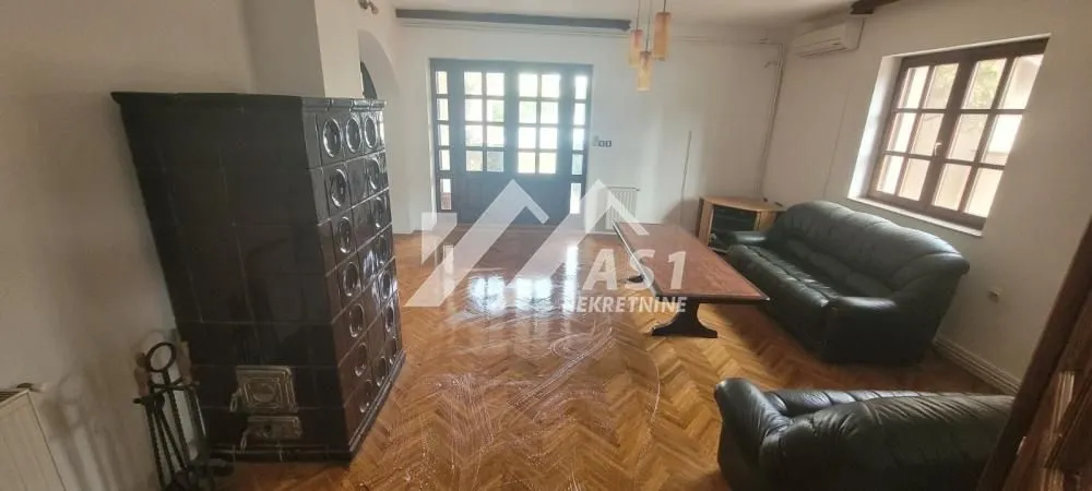 Izdavanje, kuća, 450m², Telep, Novi Sad Sve Podlokacije