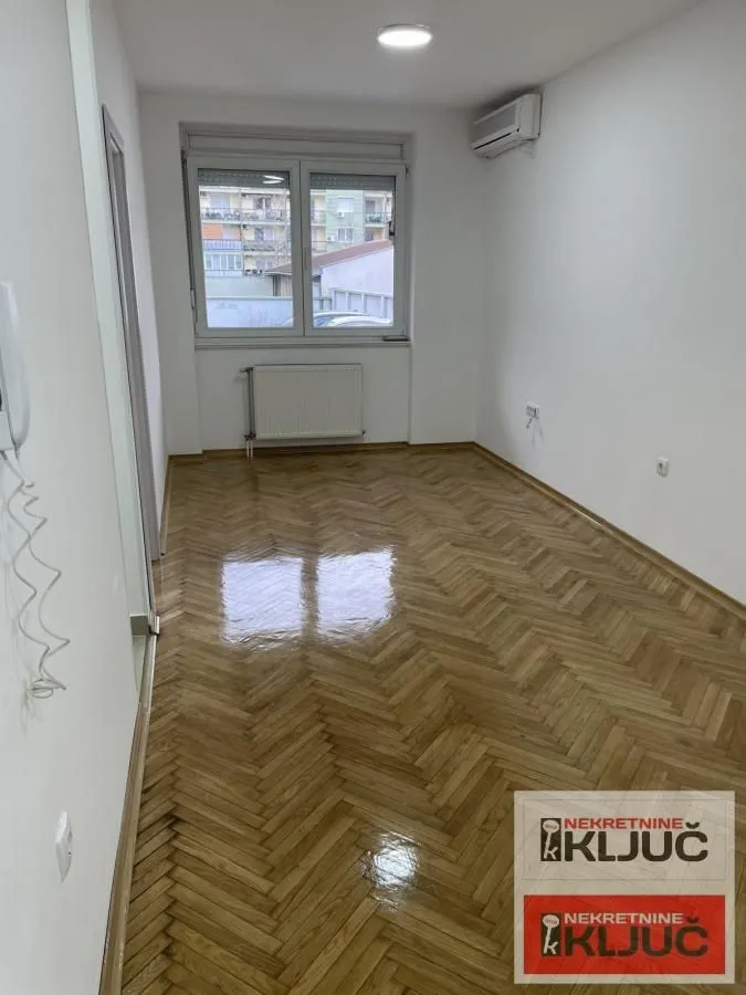 Prodaja, jednosoban stan, 30m², Grbavica, Novi Sad Sve Podlokacije