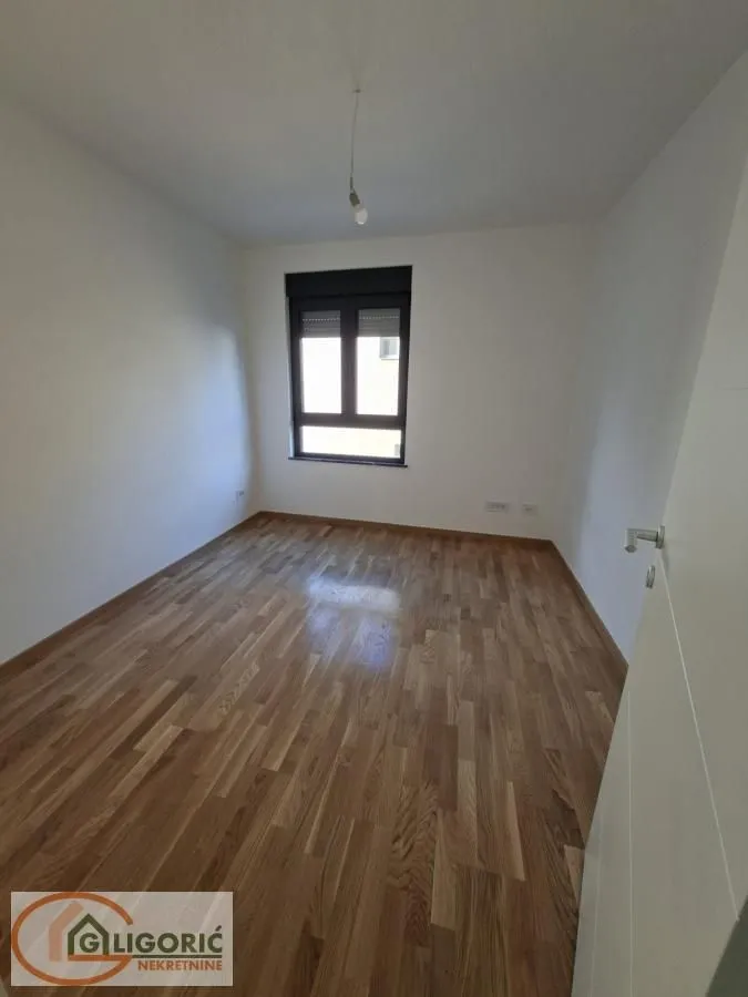Prodaja, dvosoban stan, 74m², Pančevo, Srbija