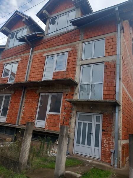 Ljubomira Nedeljkovića, Kuća na prodaju, 208m2, 135.000€