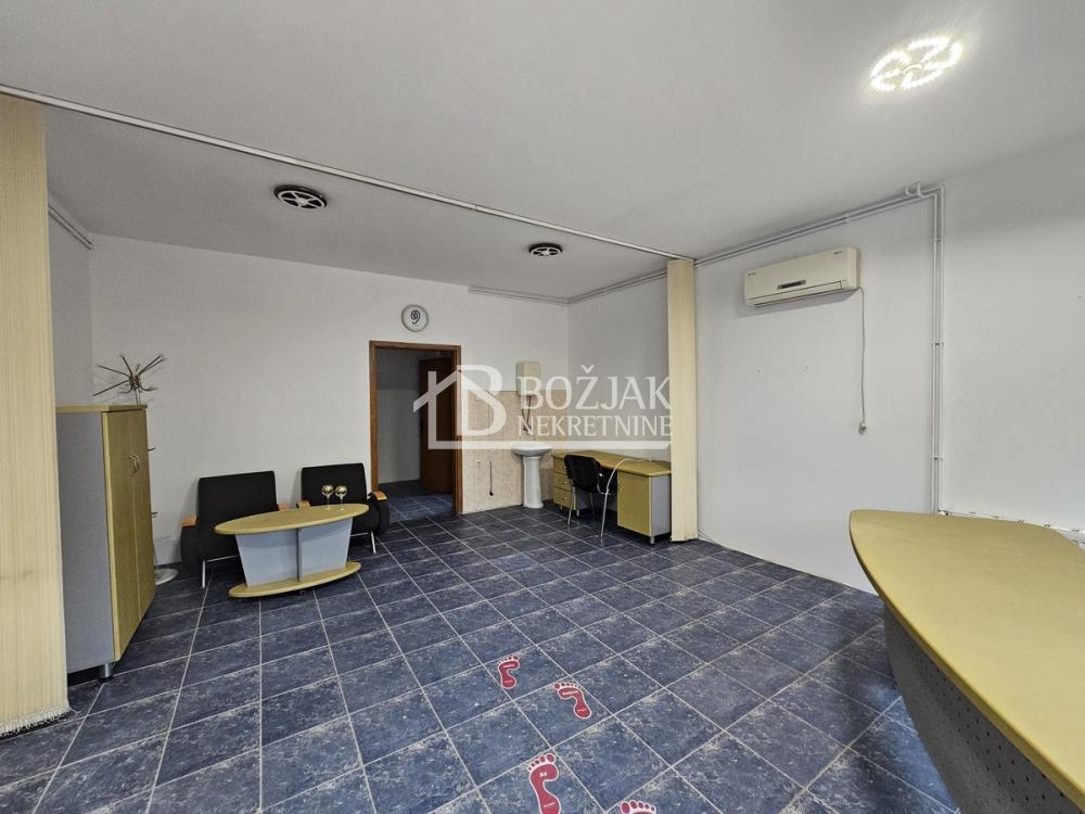 Lokal, širi centar grada ID#2527
200 €
