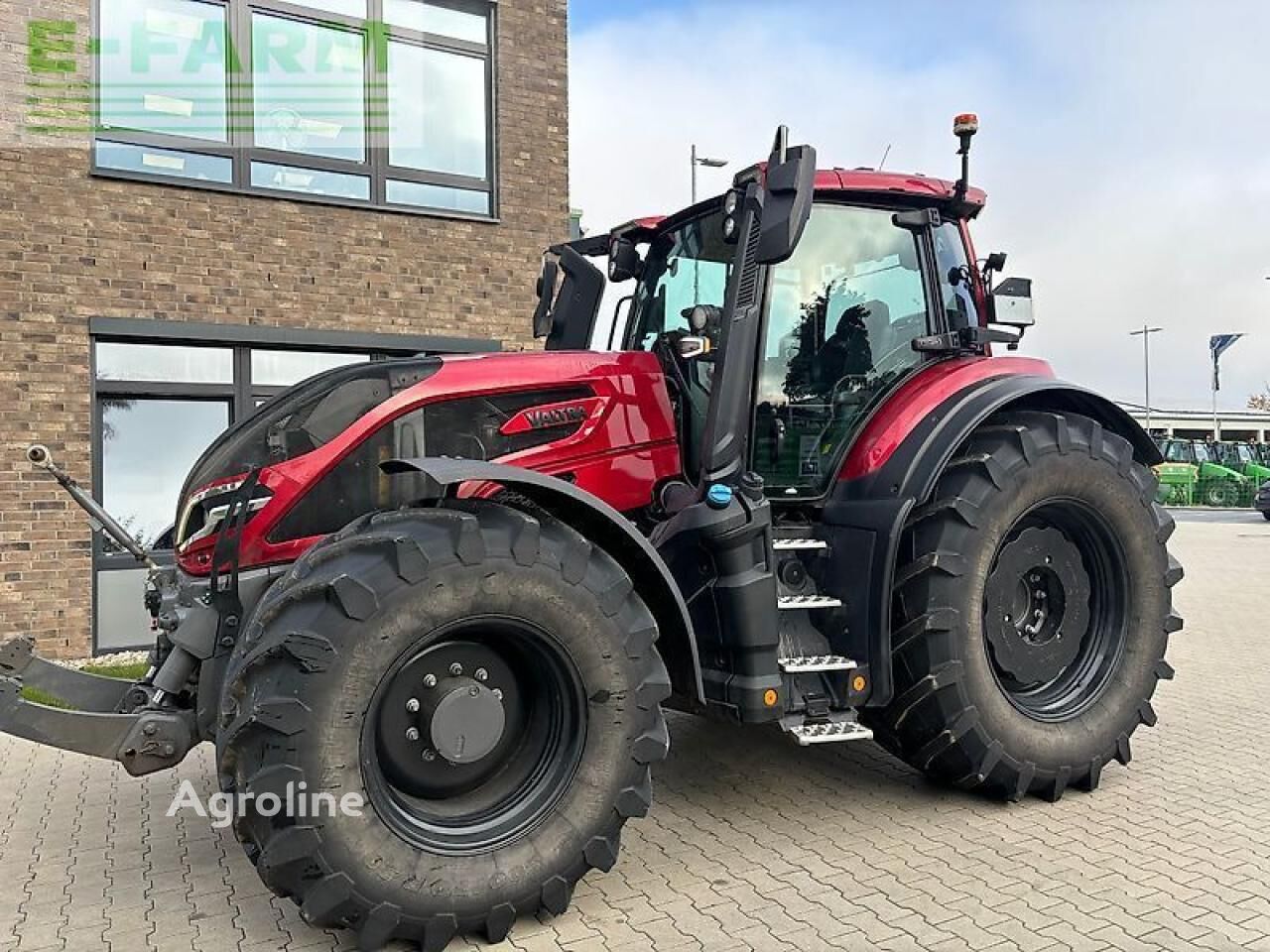 Valtra q265 garantie traktor točkaš