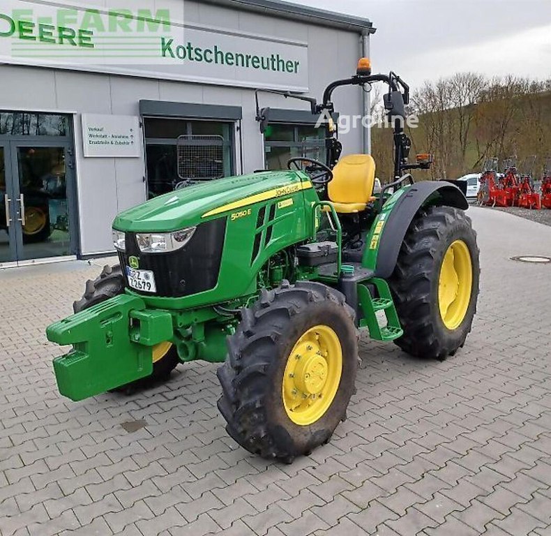 John Deere 5050e traktor točkaš