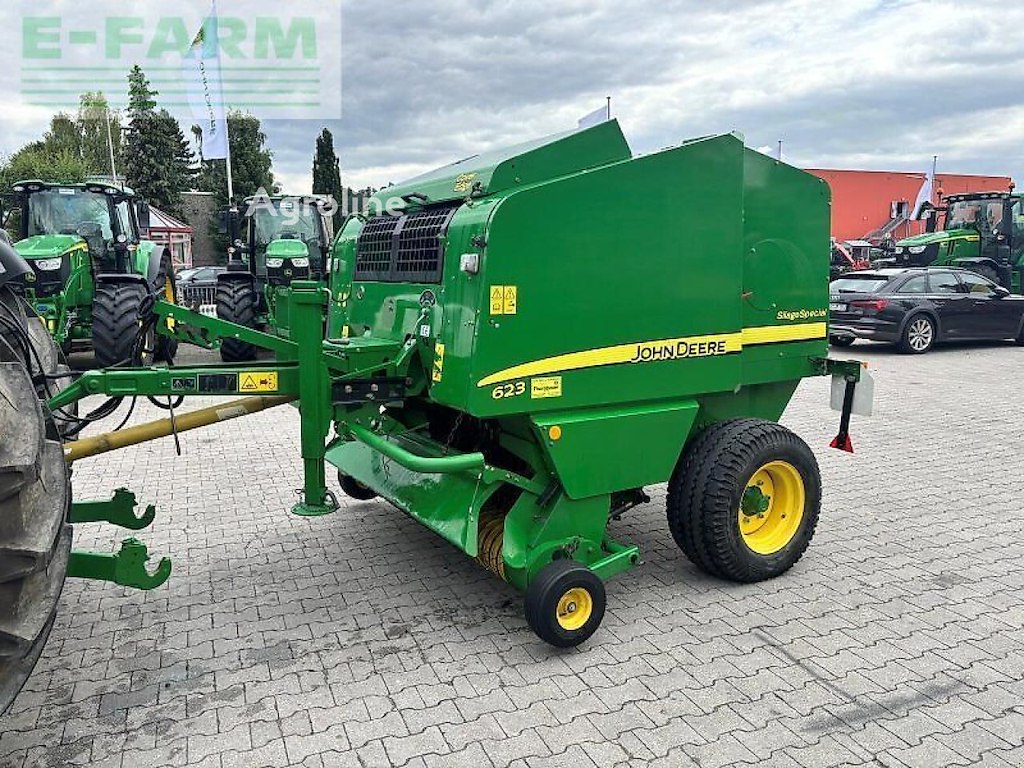 John Deere 623 balirka za četvrtaste bale