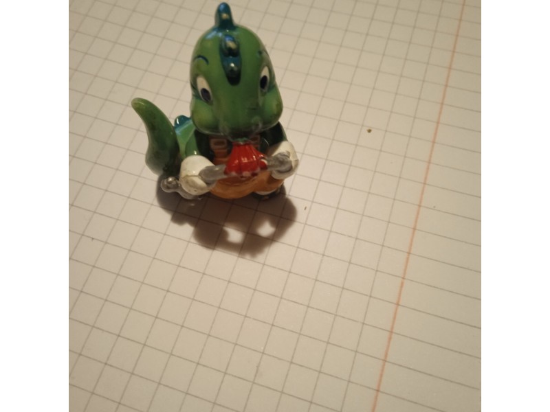 Kinder figurica