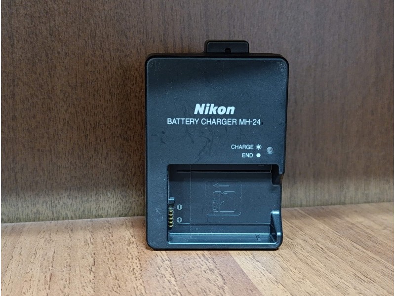 NIKON battery charger MH-24
