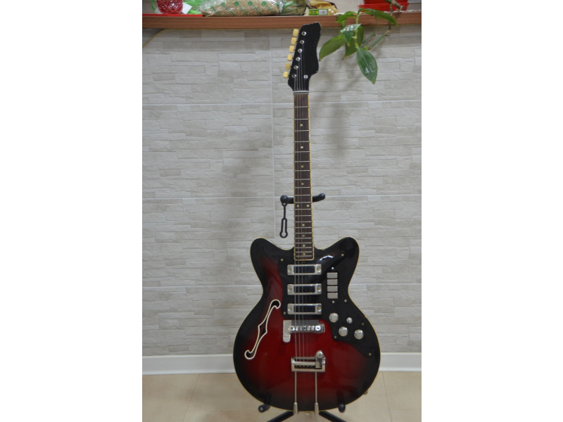 Fenomenalana Vintage Elektricna Gitara Sa Kraja 60-Ih