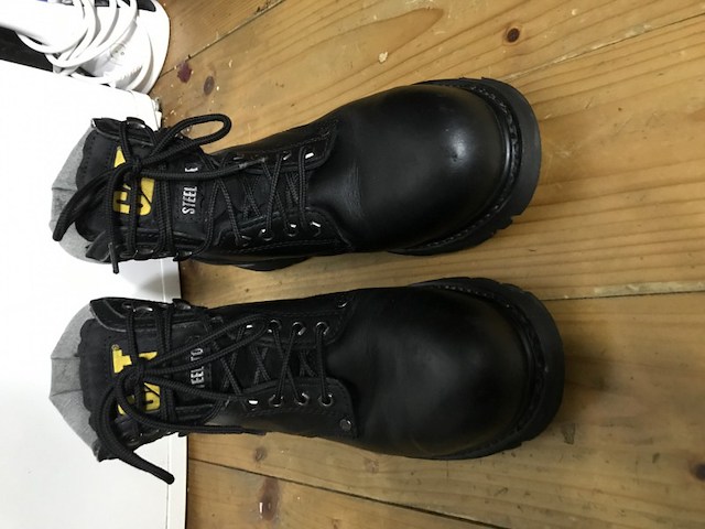 Caterpillar steel toe vodootporne br 42 crne boje