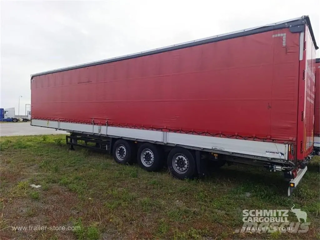 Schmitz Cargobull Curtainsider Mega