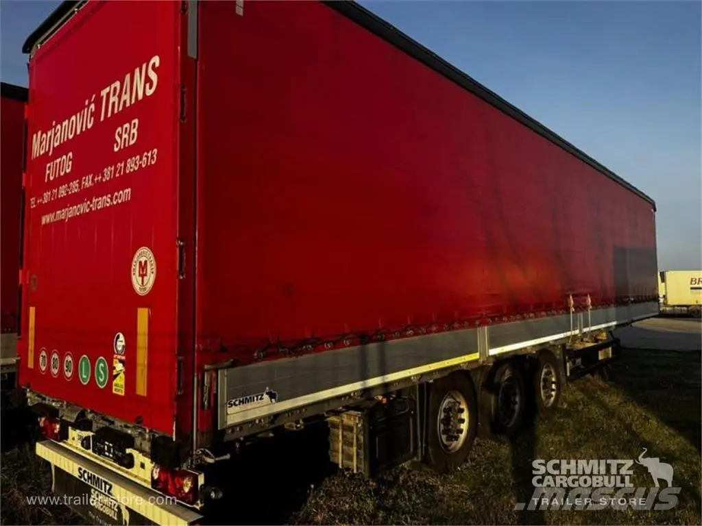 Schmitz Cargobull Curtainsider Mega