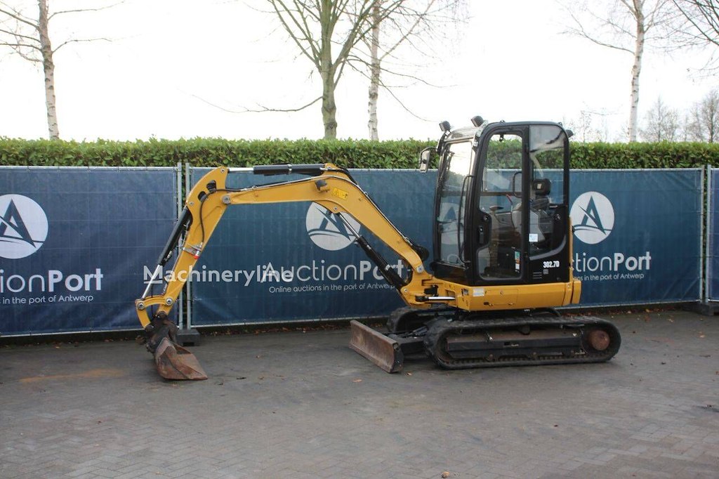 Prodaje se Caterpillar 302.7D CR mini bager na aukciji