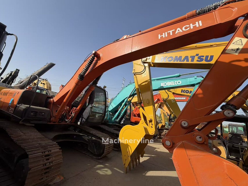 Hitachi ZX200 bager guseničar