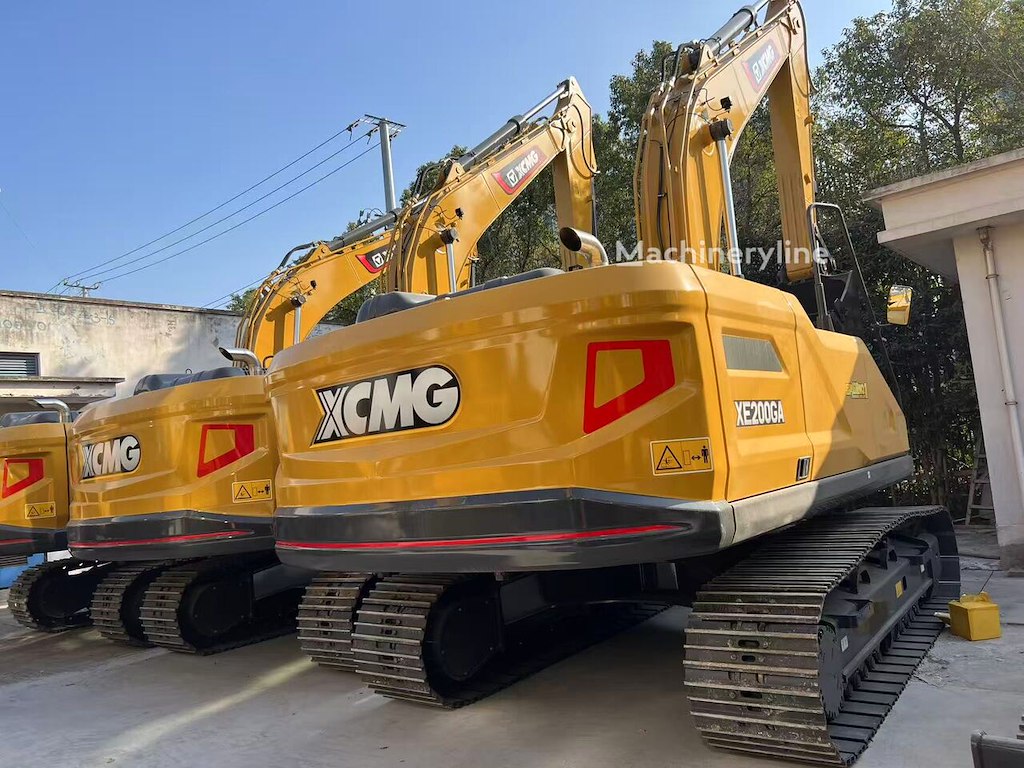 Novi XCMG XE135GA bager guseničar