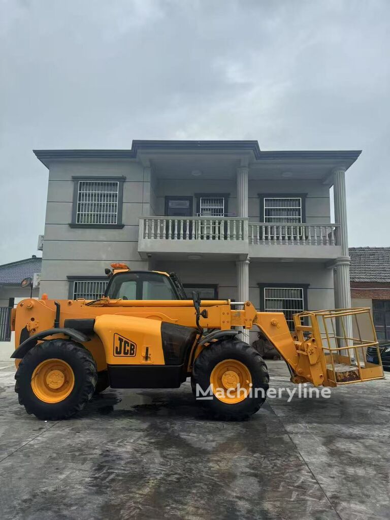 JCB 535 teleskopski utovarivač