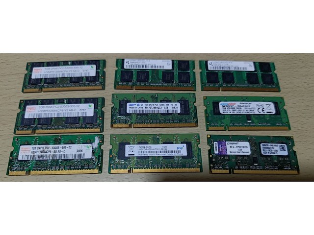Memorije za laptop DDR2 9 komada