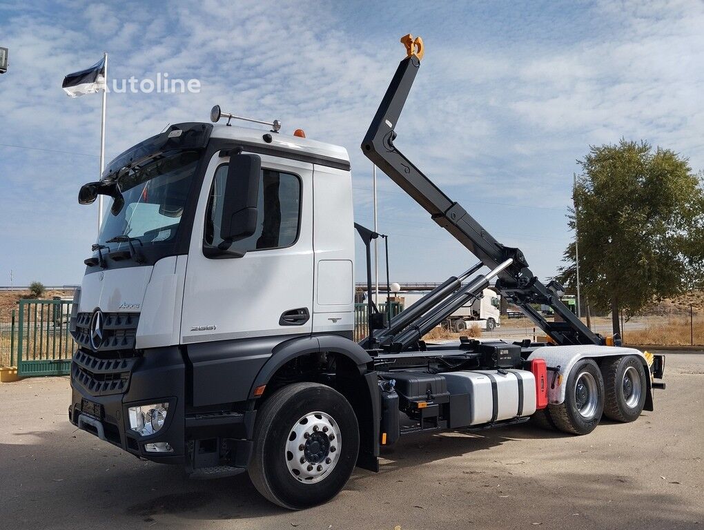 Mercedes-Benz AROCS 26 51 kamion rol kiper