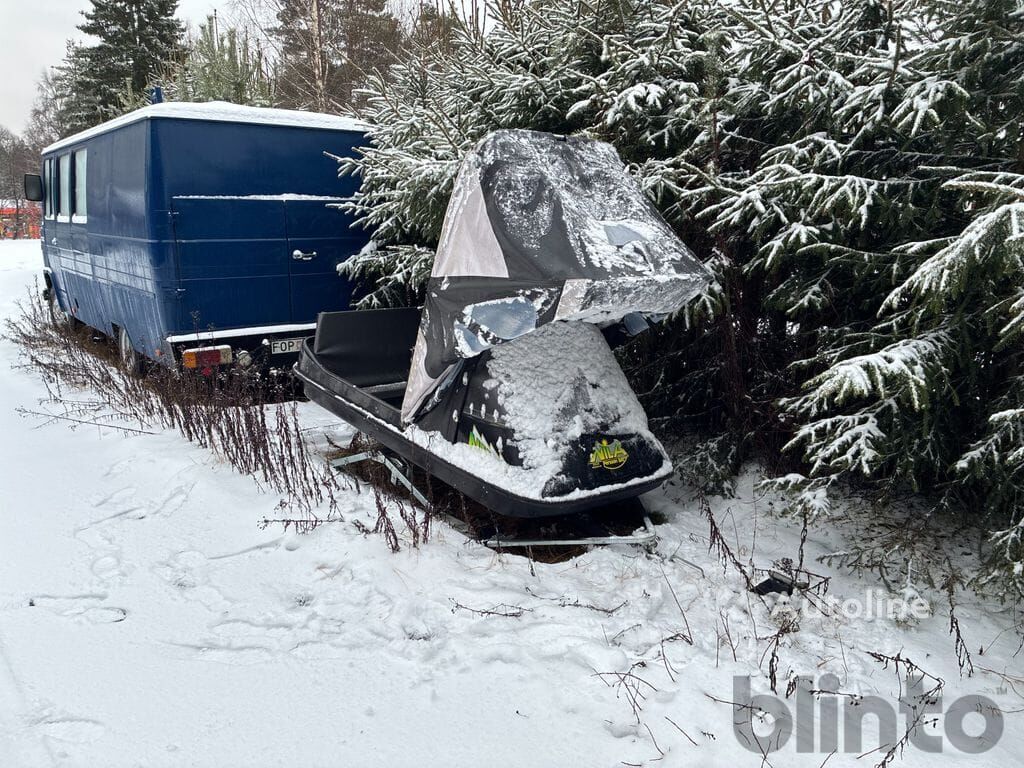 Prodaje se Nila 4 sits med kapell motorne sanke na aukciji