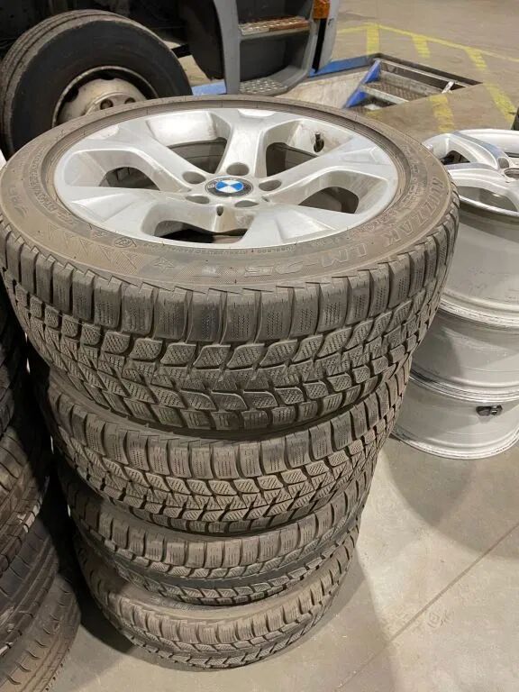 BMW *BMW velgen met Brigdestone banden *225/50 R17 točak