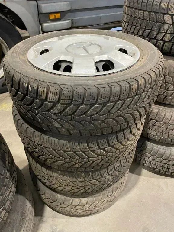 Bridgestone *Mercedes deksels met banden*205/55R16 točak