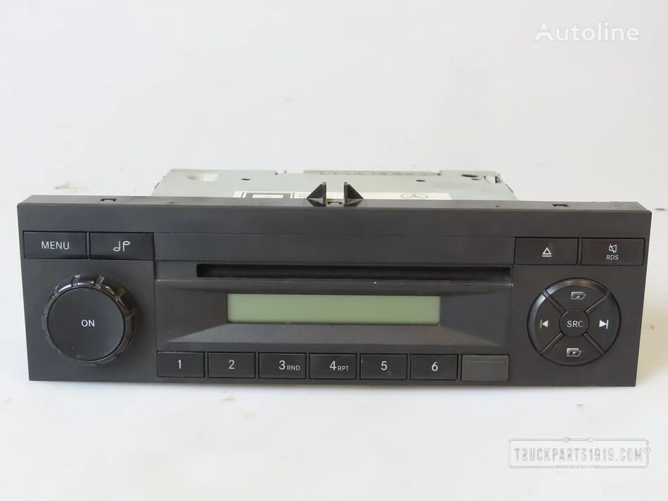 Mercedes-Benz MB Electrical System Radio MP4 0004466262 autoradio za kamiona