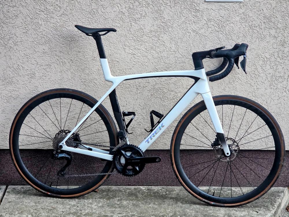 Trek Madone SL6 Gen8 | 105 Di2 | ML