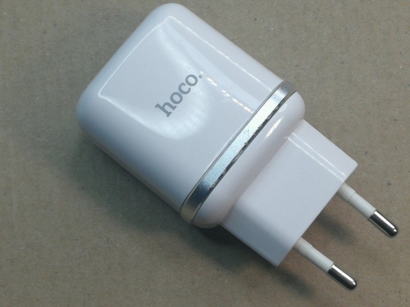 hoco punjac sa dva USB porta 5V - 2,4A 12W